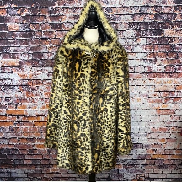Pamela McCoy | Jackets & Coats | Pamela Mccoy Animal Print Leopard ...
